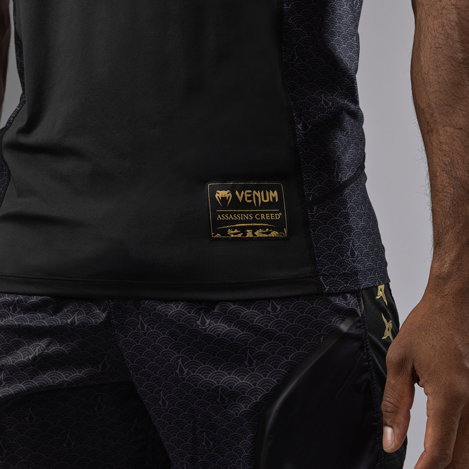 Venum x Assassin's Creed Shadows Dry Tech - Black Gold - Venum Asia