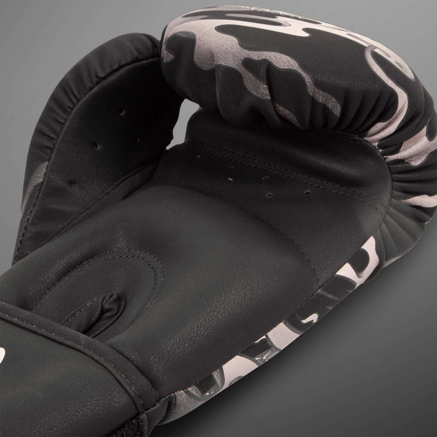 Venum Dragon's Flight Boxing Gloves - Venum Asia